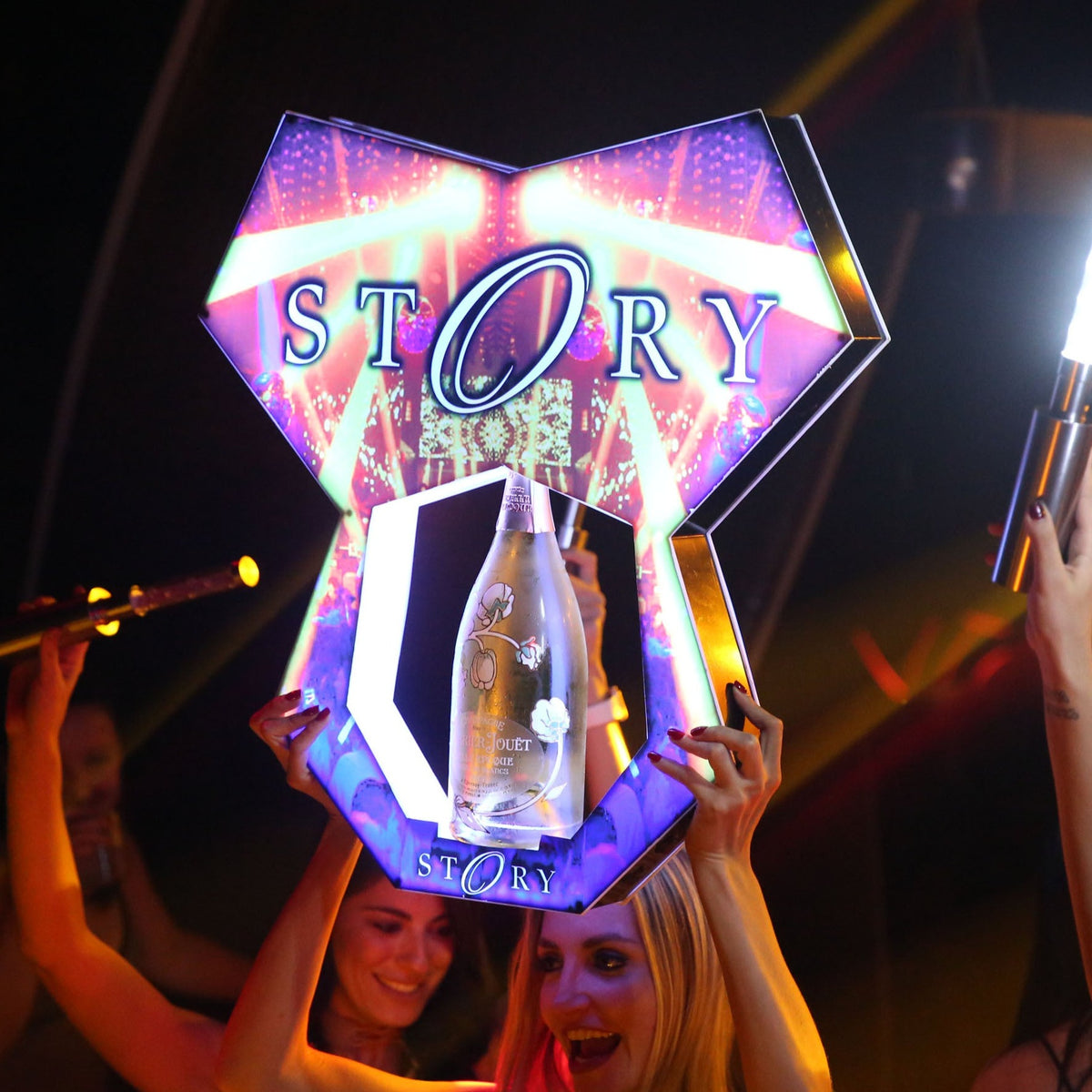 Bottle Presenters / Glorifiers – Hypemakerz